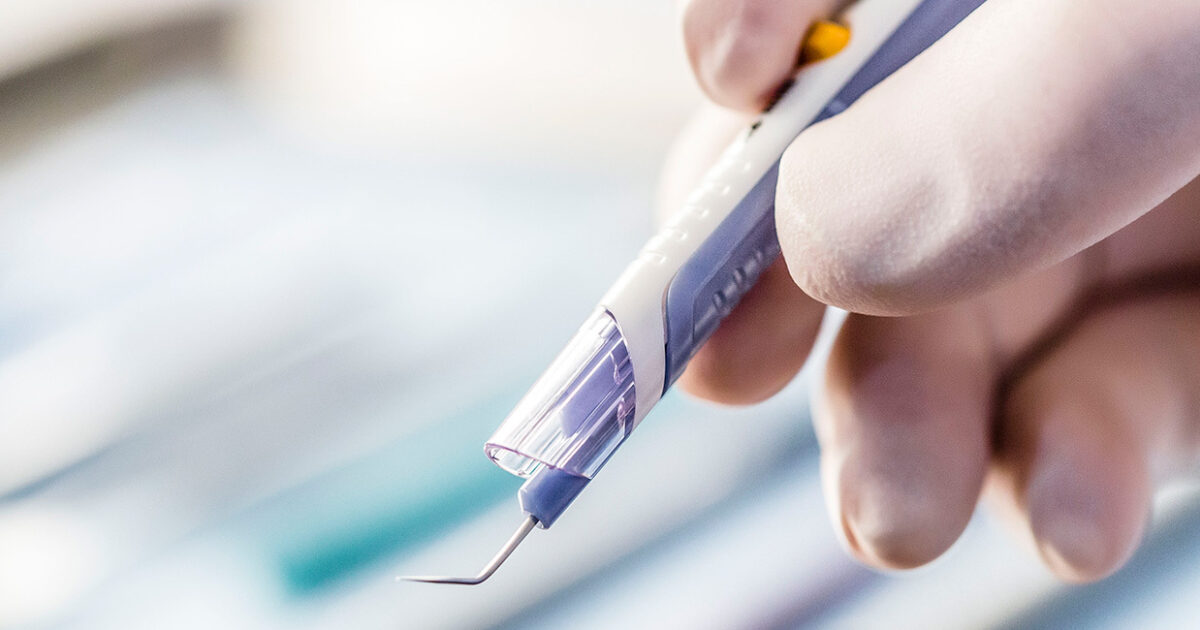 Alcon: Cataract Surgery Scalpel | Delve